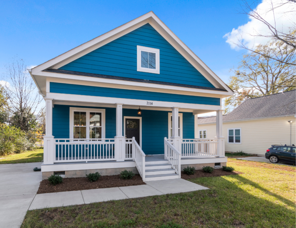 Blue House Exterior Color Schemes for Florida Homes